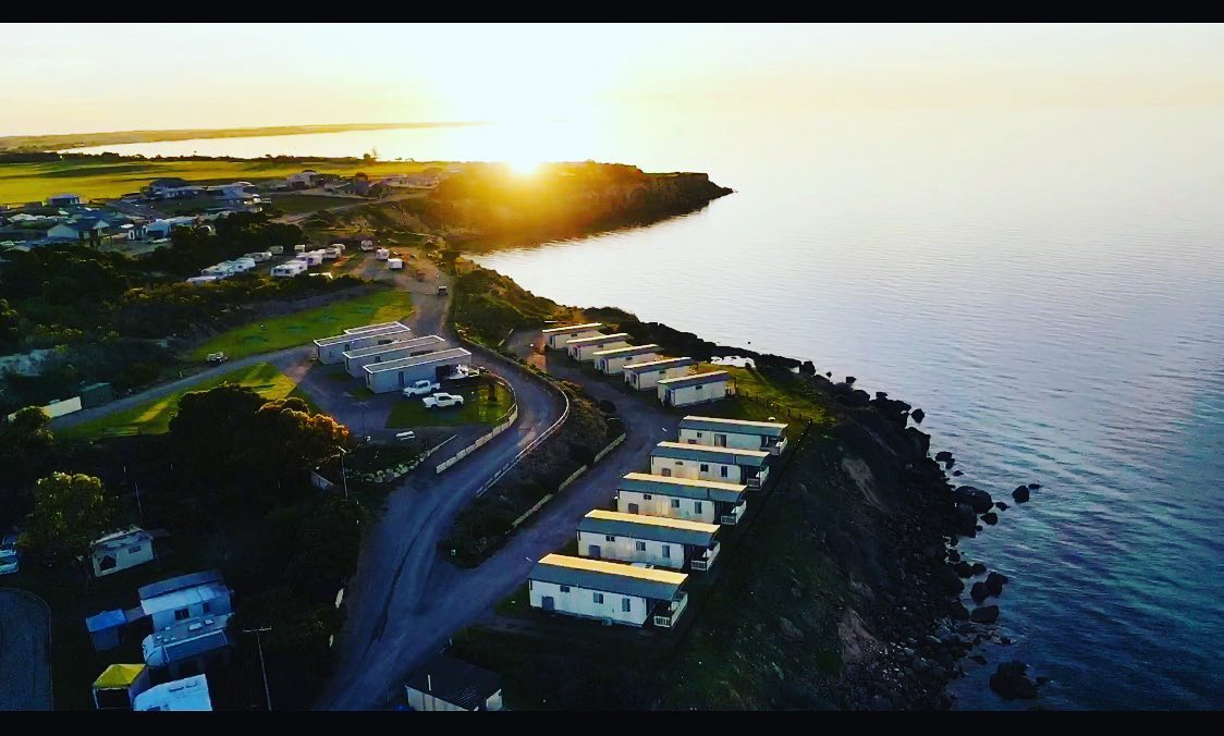 Deluxe Spa Cabin - Point Turton Caravan Park